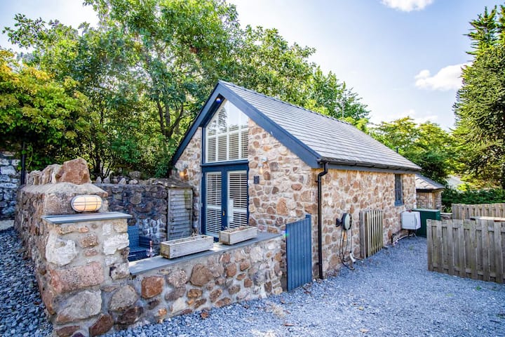 The Old Smithy - 2 Bedroom Cottage - Reynoldston - Oxwich Bay
