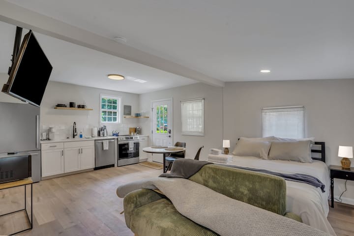 Cypress Cottage - Cozy Lake Getaway - Lake Marion, SC