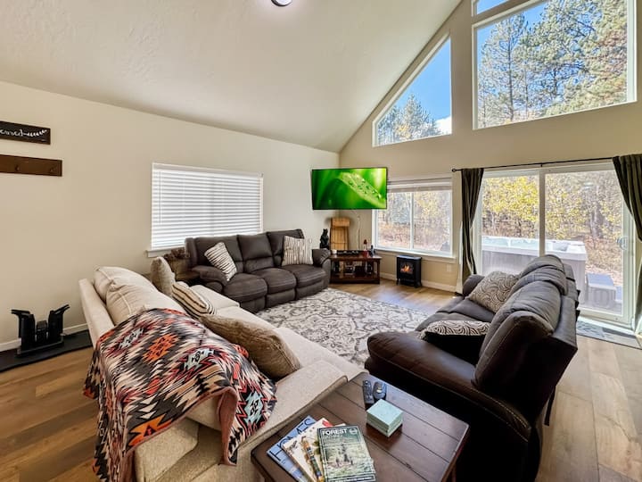 Modern Retreat Near Boulder Creek & Lake Cascade - Donnelly, ID
