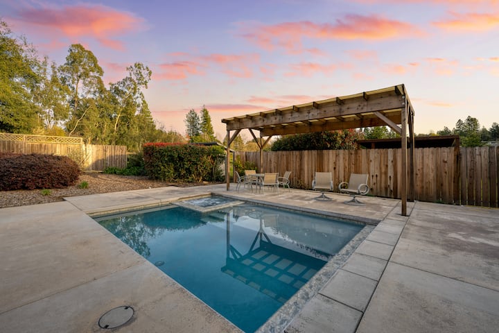 Pool + Hot Tub + Firepit | Baker Lane Retreat - Santa Rosa