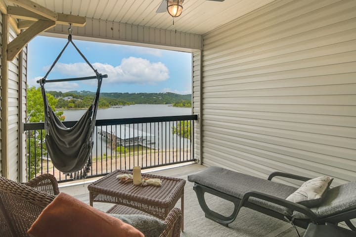 Table Rock Lake Retreat: Steps To Water & Pools! - Kimberling City, MO