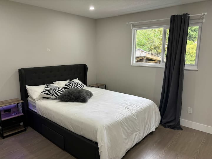 Cozy 3-bedroom Suite In Surrey - Surrey