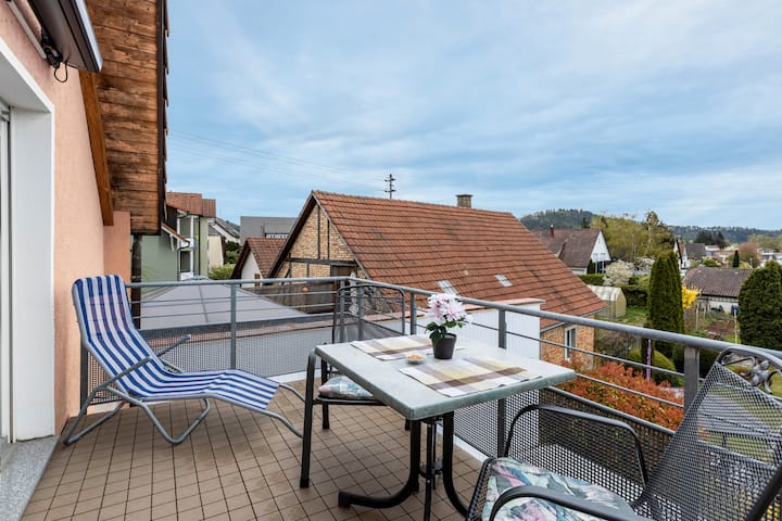 Ferienwohnung D G Mit Balkon - Hilzingen