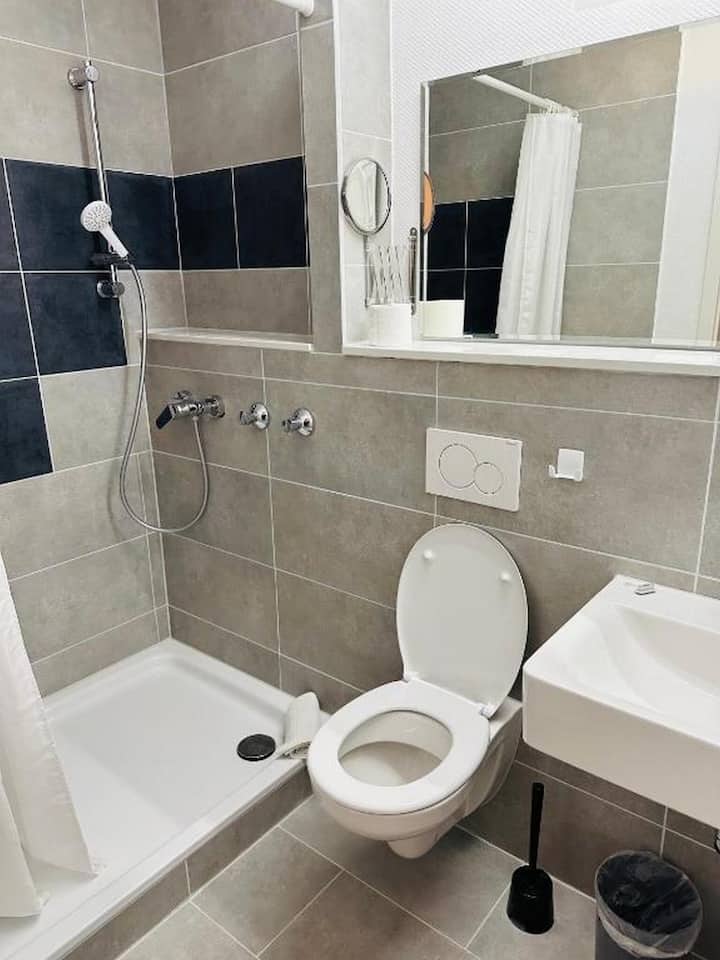Chambre Simple-classique-salle De Bain Privée - Mannheim