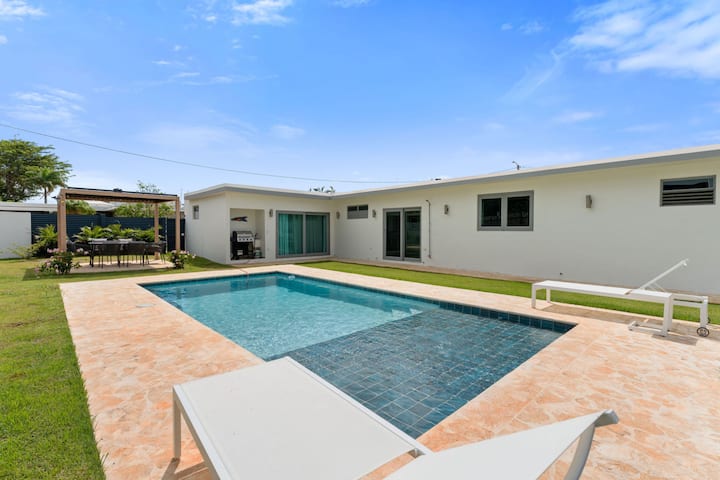 Villa Serena Luxury Home With Private Pool-nearbqn - Aguadilla