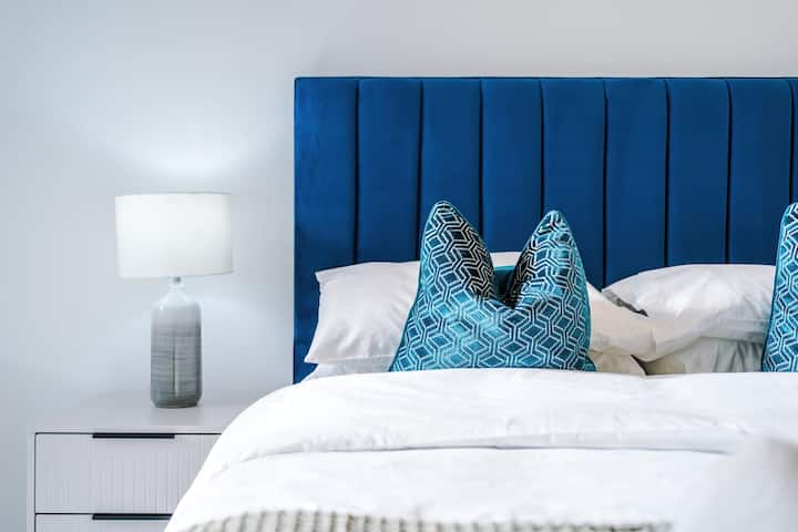 Stylish 1-bedroom Getaway In Sale - Altrincham