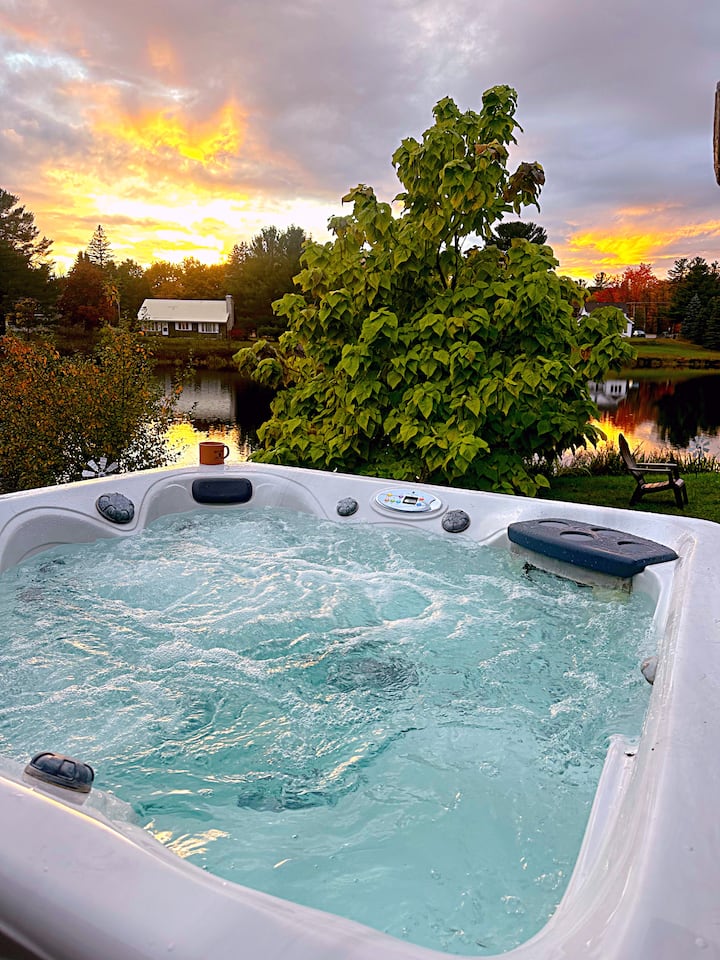 Serenity Shores|hot Tub + Lake View+pet Friendly - Kalkaska, MI