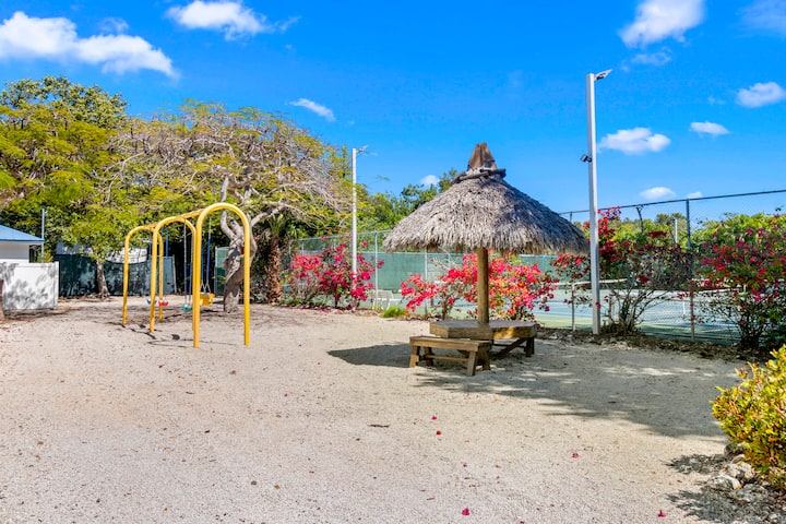 2 Oceanview Units! Pool, Beach, & Marina Fun! - Key Largo, FL