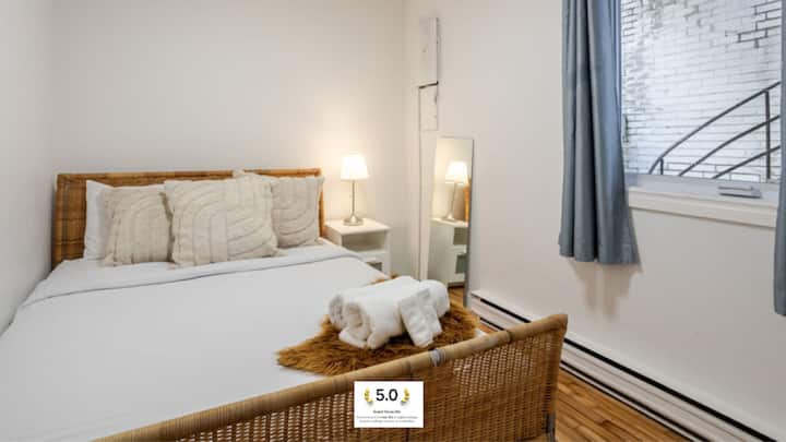 Cozy City Retreat | 2br Downtown - Montreal