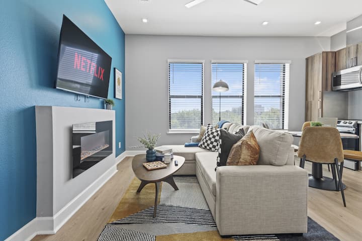 New Build Apt | By Downtown | Gym | Parking + View - Fair Park - South Dallas