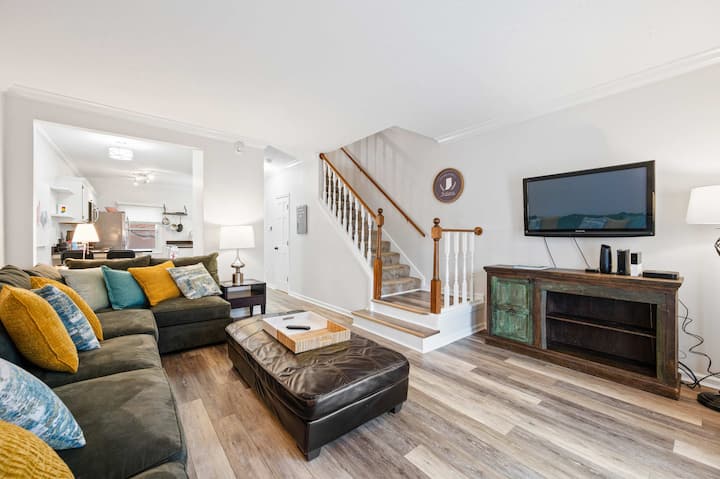 Mass Ave Gem And Steps Away From Yoga Studio - Indianápolis, IN