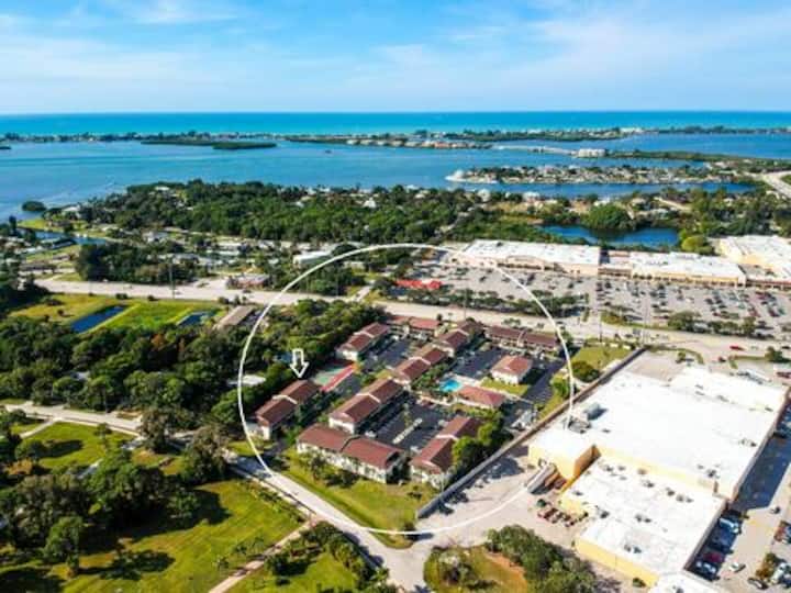 Perfectly Located Condo, Heated Pool, Beach - Manasota Key
