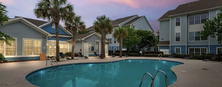 New! Modern Stay Across From Unc-p | Pool & Gym! - Pembroke, NC