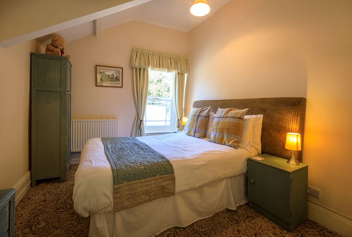 Hydfron - Standard Double - Laugharne