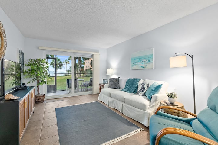 Gone Coastal L Steps To Beach L Sleeps 6 - セント・オーガスティーン・ビーチ, FL