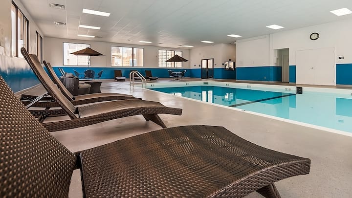 2 Stylish Rooms W/ Rooftop Deck Near Willis Tower - Chicago, IL