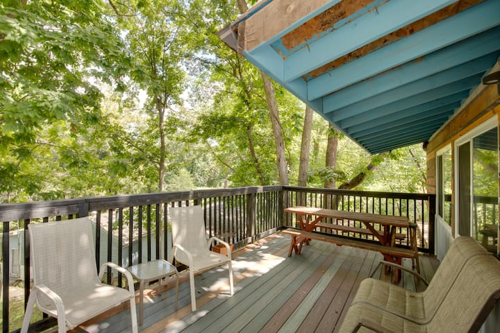 'Aston Harbor' Cabin, Walk To Lake Lafayette - Odessa, MO