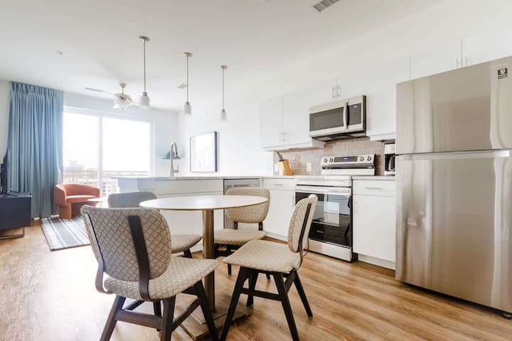 Superior One-bedroom Apartment W/ Balcony - Emory University, Atlanta