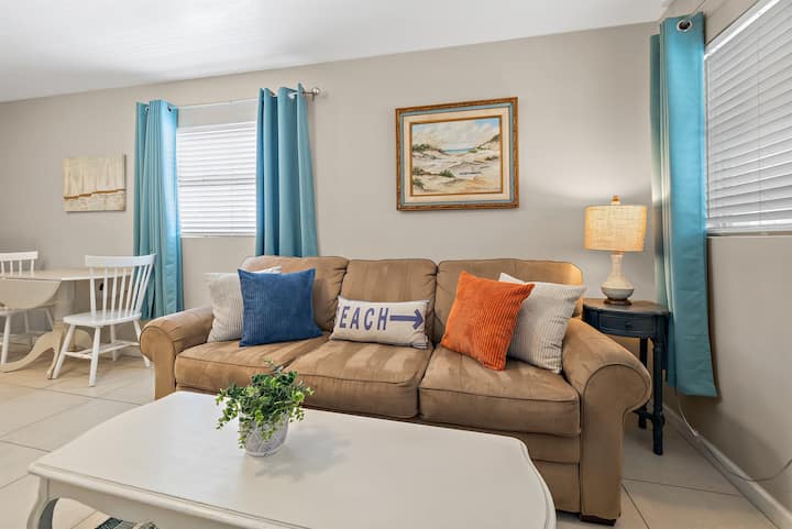 Beach Living | Few Steps To The Sand | Budget Stay - Cape Canaveral, FL