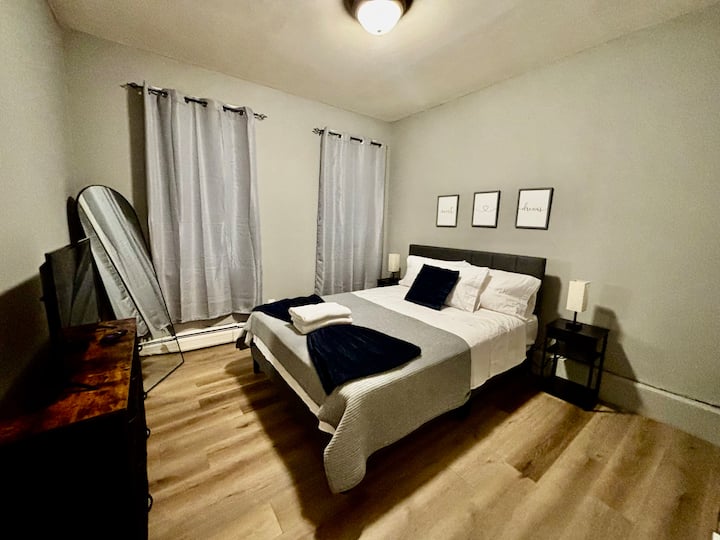Cozy 2br Apt | Steps From Nyc Train - 베이온