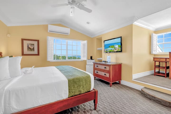 Deluxe Room | Dove Creek | Free Bkf | Ocean View - Key Largo, FL