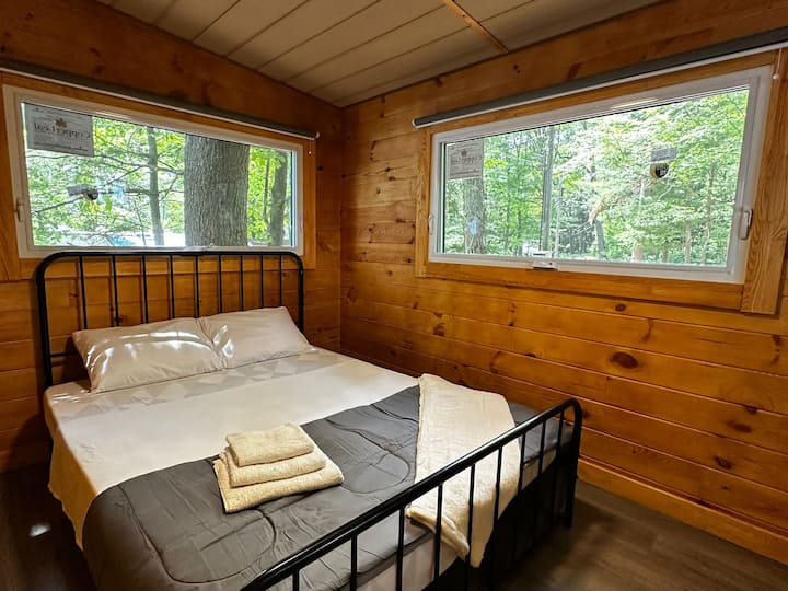 Unique 1-bedroom Eco Log Cabin In Parry Sound #105 - Parry Sound
