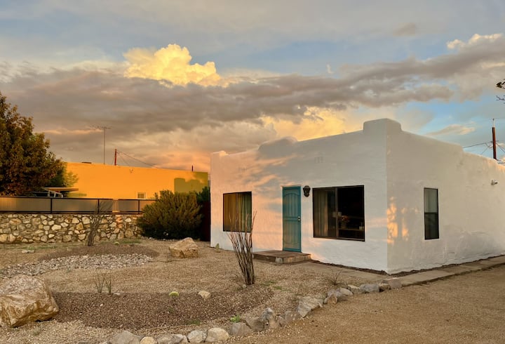 2 Bd W/lrg Fenced Yard 3 Mins From Farmers Market - Las Cruces, NM