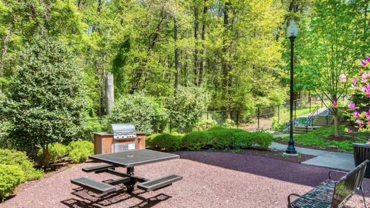 Landing | Stylish 1bd, Courtyard, Clubhouse - Hyattsville, MD