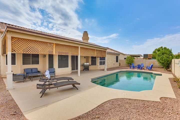 Fenced Backyard Oasis: Pet-friendly Avondale Home - Avondale, AZ