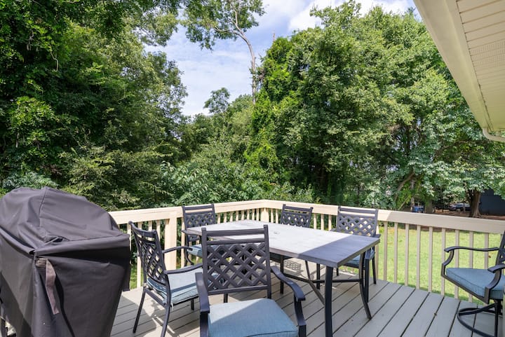 Private Backyard• Free Parking• Grill• Deck - Hoover, AL