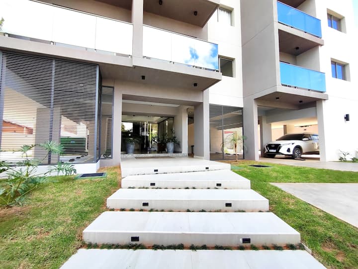 Brand New And Cozy Loft Minutes From The Airport - Luque