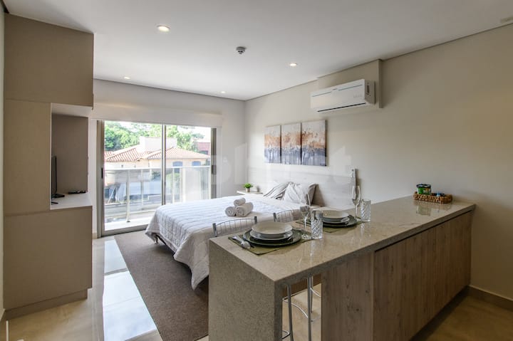 Brand New And Cozy Loft Minutes From The Airport - Luque