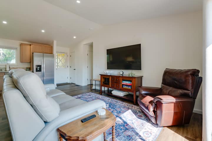 Quiet Home W/ Yard: 2 Mi To Mall & Sparks Marina! - Sparks, NV