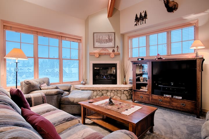 Beautiful Breckenridge Condo Close To Main St! - Breckenridge, CO