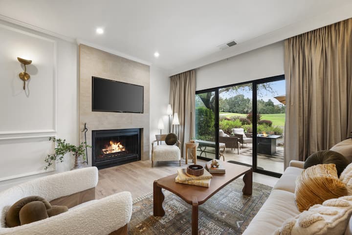Napa Luxury Condo With Firepit & Views - Napa, CA