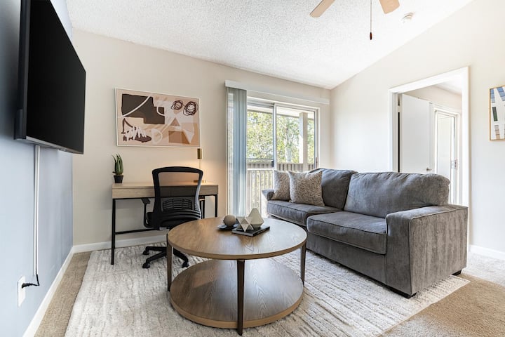 Landing | Beautiful 1bd, Gym, Tennis Court - Melbourne Beach, FL