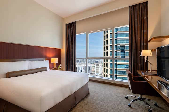 Lavish 2bhk Near Wahda Mall & Nahyan Stadium - Abu Dhabi