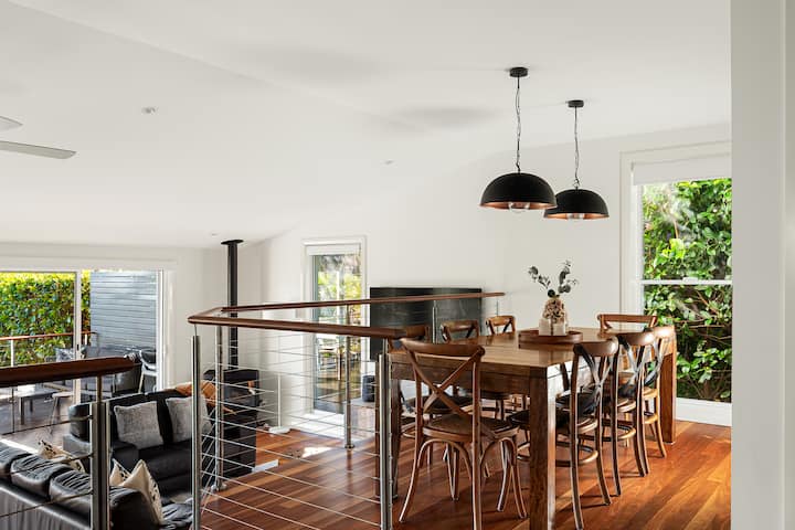 "Whispering Waves" – Pet-friendly Coastal Escape - Central Coast