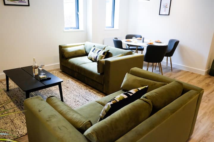 2 X Apts In Kings Toft Sleeps 10 5br5ba - York