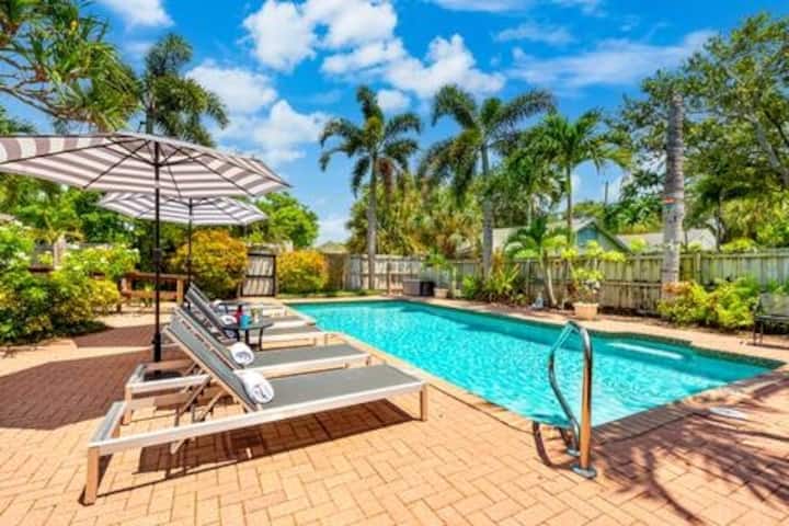 Beach Bliss Pool Villa 3 In Prime Location - Lake Worth, FL