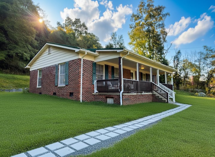 Pet Friendly Mountain Cabin | Bbq & Close To River - Banner Elk, NC