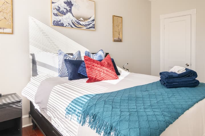 Charming 4 Bedroom House!1 Mile From Capitol Hill! - Washington, D.C., DC