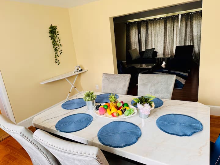 Downtown Access • Huge Backyard • Free Parking - Hyattsville, MD