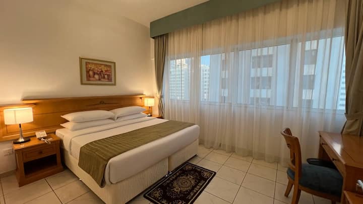 1 Bedroom Apt | 5 Mins Walk Hamdan Shopping Center - Abu Dhabi