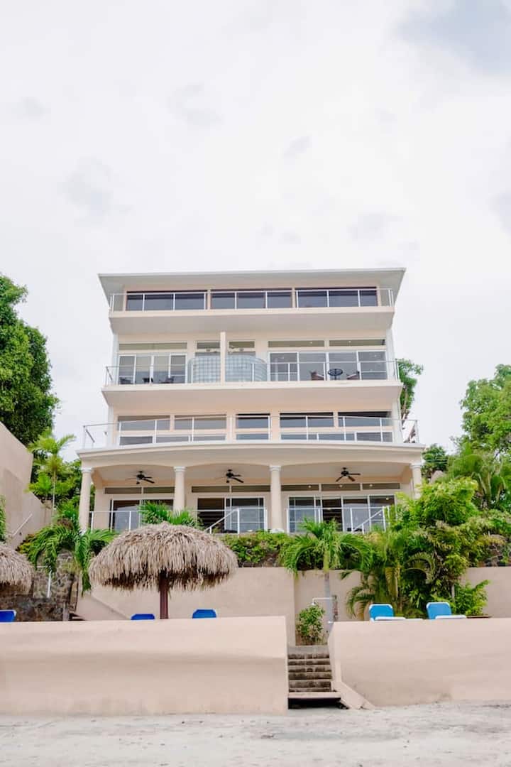 Nautilus– Oceanfront Ground-floor Studios - Panama