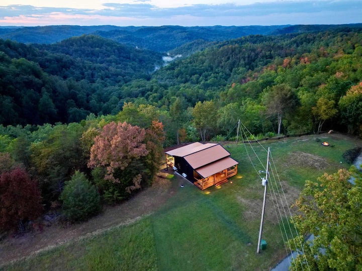 Shorty’s View| Hot Tub| Ride-in/ Off-road Access - Kentucky