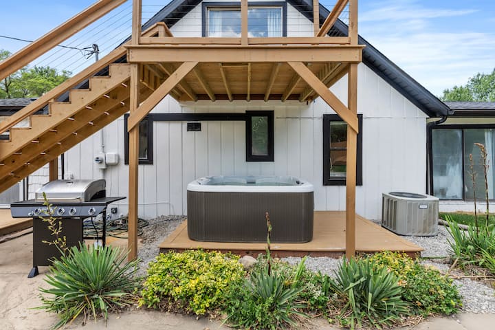 Hot Tub | 5 Min To Nd | Coffee Bar | Pool Table | - 南灣