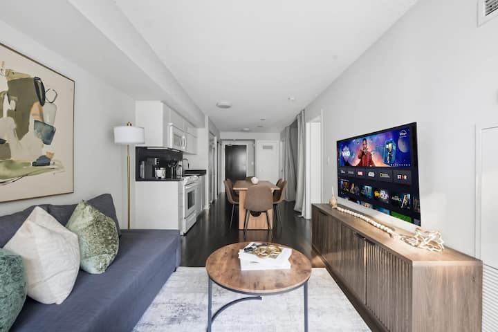Trendy 1br Condo | Free Parking | Downtown Toronto - Toronto