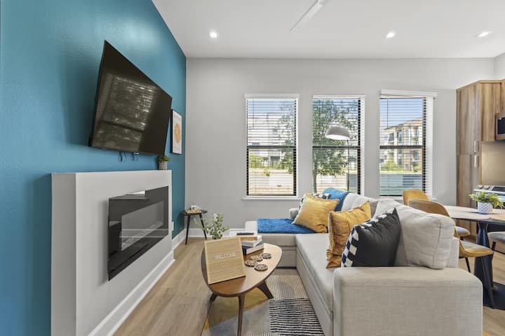 Bright 1br Near Deep Ellum W/ Rooftop & Gym - Dallas, TX