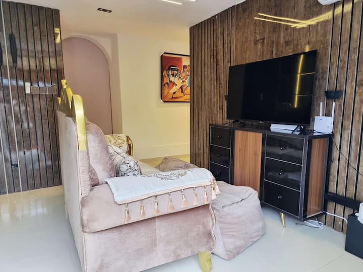 Rare Luxury 2‑bed Guest House With Private Garden - Lagos